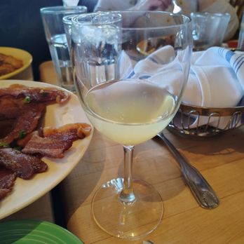 CHEZ ZEE AMERICAN BISTRO - Updated January 2026 - 864 Photos & 1177 ...