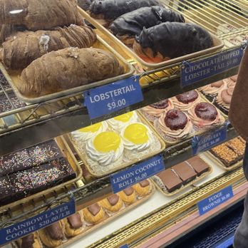 MIKE’S PASTRY - Updated May 2025 - 8089 Photos & 9333 Reviews - 300 ...