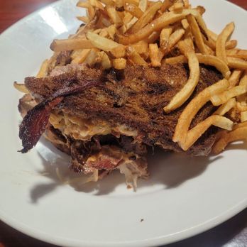 HOPLEAF BAR - Updated January 2026 - 1275 Photos & 2194 Reviews - 5148 ...