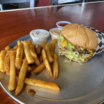 PORTLAND BURGER - Updated July 2024 - 898 Photos & 679 Reviews - 304 SW ...