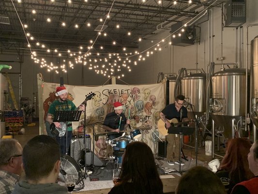 SKELETON KEY BREWERY - 111 Photos & 91 Reviews - 8102 Lemont Rd ...