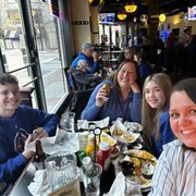 LIZZIE MCNEILL’S IRISH PUB - 149 Photos & 295 Reviews - 400 N McClurg ...