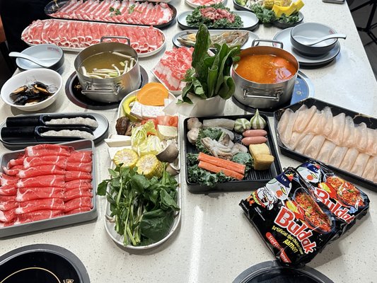 HOT N ROLL HOT POT - Updated October 2025 - 401 Photos & 216 Reviews ...