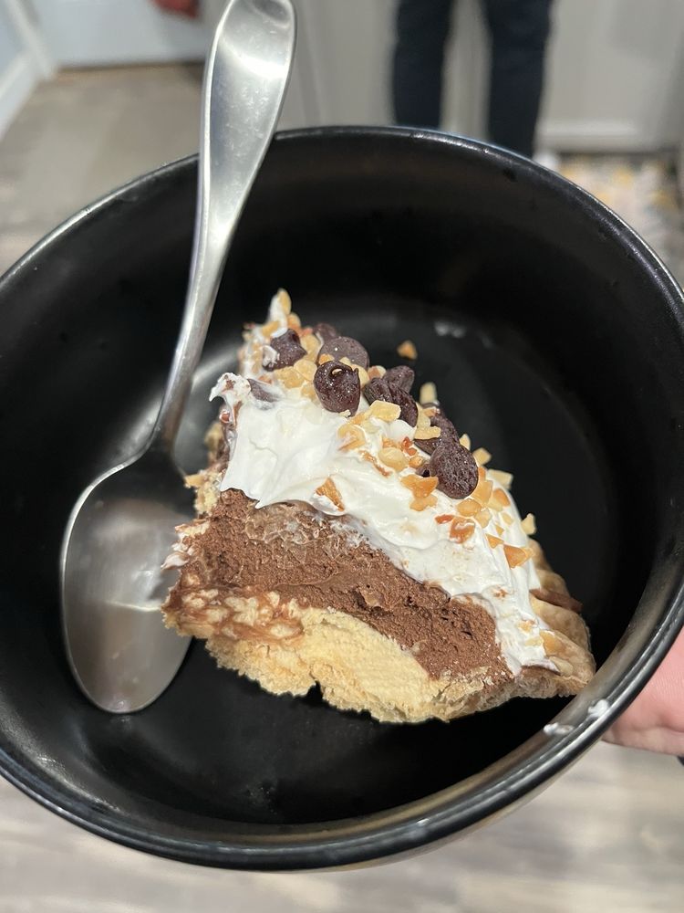 JUST PIES - Updated December 2025 - 66 Photos & 103 Reviews - 736 ...