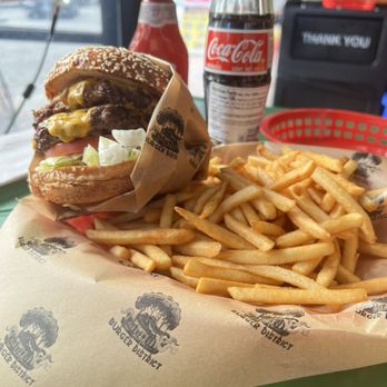 BURGER DISTRICT LA - Updated July 2024 - 235 Photos & 152 Reviews - 231 ...