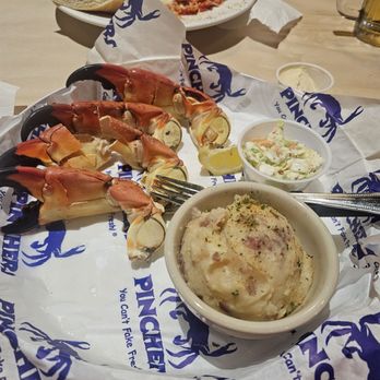 PINCHERS - Updated October 2025 - 546 Photos & 580 Reviews - 2360 W 1st ...