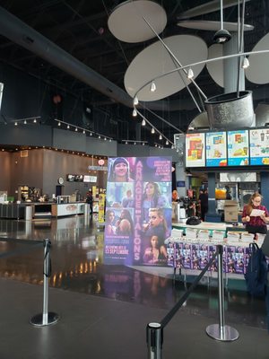 CINEPLEX- STARCITÉ - 31 Photos & 17 Reviews - Cinema - 4825 Avenue ...