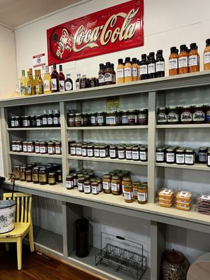 NATURAL BRIDGE GENERAL STORE AND NATTY B CAFE - Updated October 2025 ...