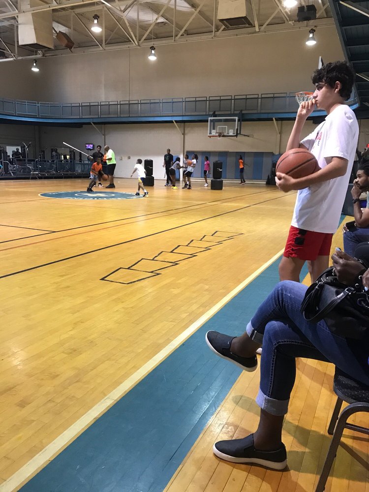 COACH BO BELL’S BASKETBALL TRAINING ACADEMY - 26 Photos - 261 Pkwy Dr ...