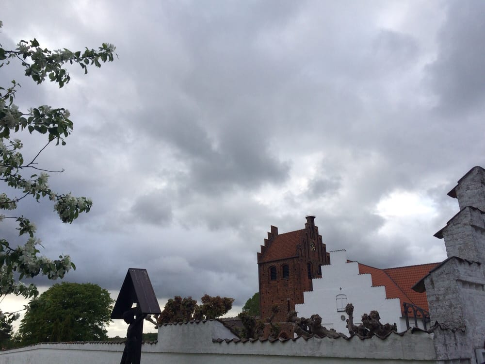 SØLLERØD KIRKE - Updated December 2025 - 12 Photos - Søllerødvej 13 ...