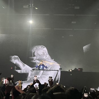 RADIUS - 75 Photos & 39 Reviews - 640 W Cermak Rd, Chicago, Illinois ...