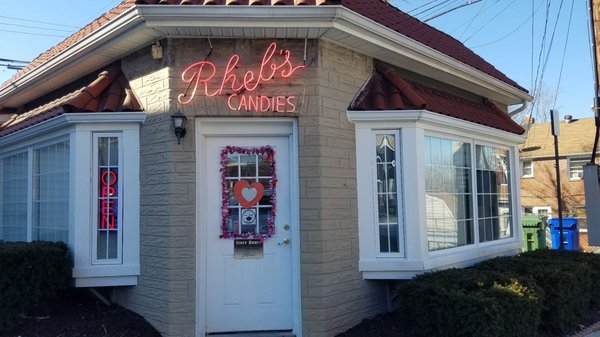 RHEB’S CANDIES - Updated January 2026 - 66 Photos & 90 Reviews - 3352 ...