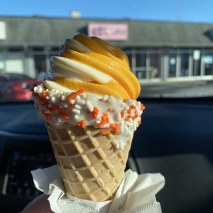 LOLLI AND BOBO’S ICE CREAM SHOPPE - 31 Photos - 124 Bus Terminal Rd ...
