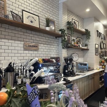 CAFÉ TOLIA - Updated November 2024 - 145 Photos & 73 Reviews - 26 N 3rd ...