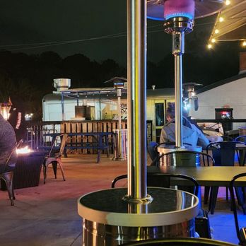 BOWSTRING PIZZA AND BREWYARD - Updated July 2024 - 124 Photos & 87 ...