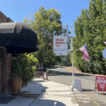 HOOD SUPPLY CO BAR AND GRILL - Updated May 2026 - 185 Photos & 117 ...