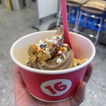 16 HANDLES - Updated April 2025 - 345 Photos & 707 Reviews - 153 2nd ...