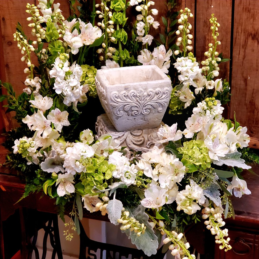 REYNOLDS FLOWERS - 1029 Photos - 410 Plymouth St, Middleboro ...