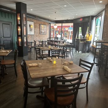 CRISP ROCHESTER - Updated June 2024 - 301 Photos & 161 Reviews - 819 S ...