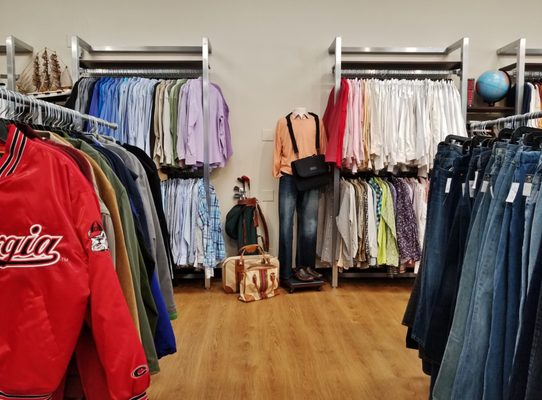 GW: A GOODWILL BOUTIQUE - 17 Photos & 10 Reviews - 3609 South Blvd ...