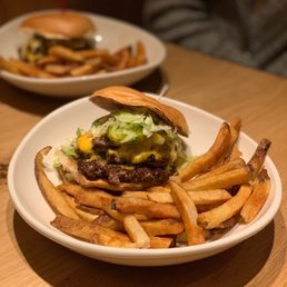 HIHO CHEESEBURGER - SANTA MONICA - 1320 2nd St, Santa Monica ...