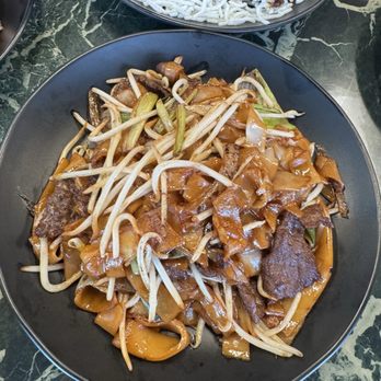 FAMOUS KITCHEN - Updated August 2025 - 359 Photos & 186 Reviews - 1802 ...