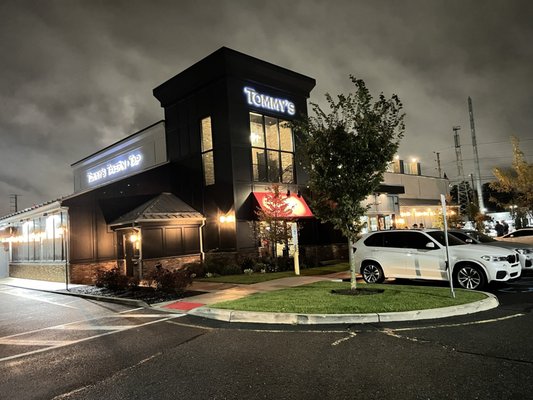 TOMMY’S TAVERN + TAP - Updated January 2026 - 496 Photos & 310 Reviews ...