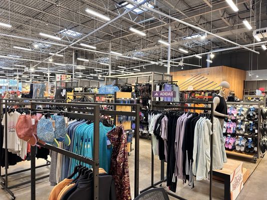 REI - Updated December 2025 - 103 Photos & 71 Reviews - 5929 E ...