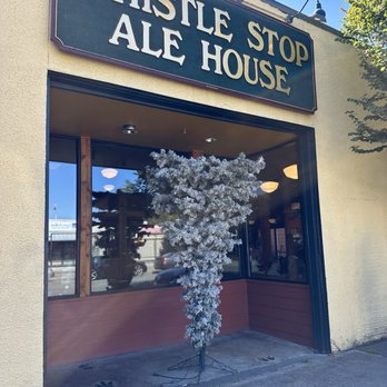 WHISTLE STOP ALE HOUSE - Updated December 2025 - 372 Photos & 505 ...