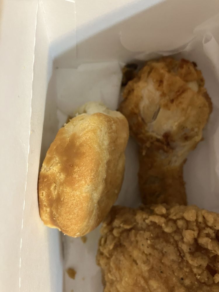 KFC - Updated May 2026 - 11 Photos & 34 Reviews - 115 SW Oak St ...