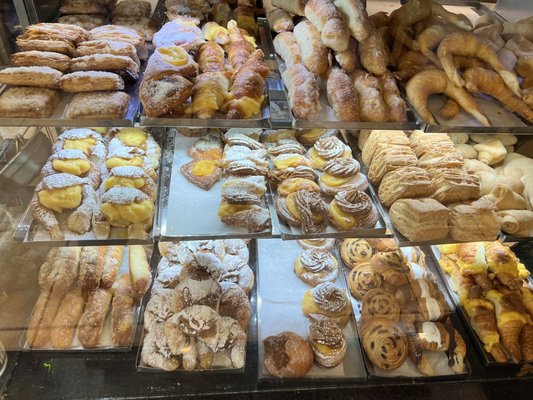 MILANOS BAKERY - 211 Photos & 113 Reviews - 7120 N University Dr ...