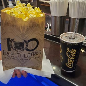 B&B THEATRES WESLEY CHAPEL THE GROVE 16 - Updated November 2024 - 76 ...