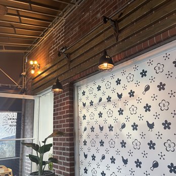 BLOOM CHICKEN - Updated December 2025 - 214 Photos & 93 Reviews - 365 ...