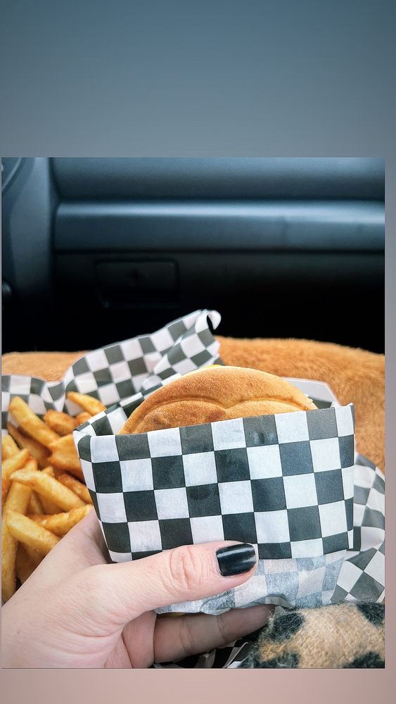 TWISTED BURGER DINER - Updated July 2024 - 37 Photos & 37 Reviews ...