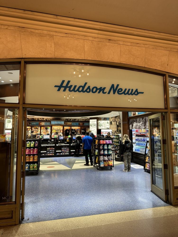 HUDSON NEWS - Updated November 2025 - 16 Photos & 16 Reviews - 89 E ...