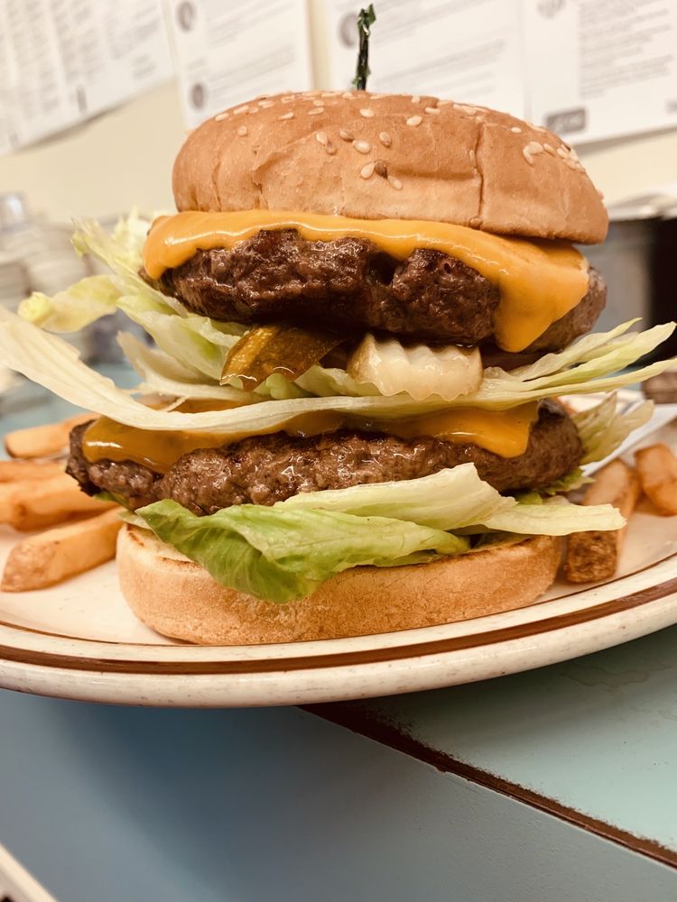 WINDMILLS CAFE - Updated June 2024 - 34 Photos & 51 Reviews - 749 S ...