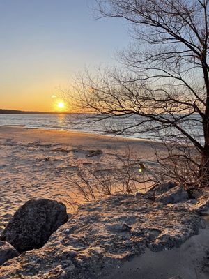 IRONDEQUOIT BAY MARINE PARK - Updated December 2025 - 47 Photos - 5000 ...