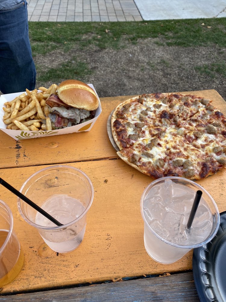 INN BETWEEN - Updated October 2024 - 39 Photos & 65 Reviews - 1522 ...