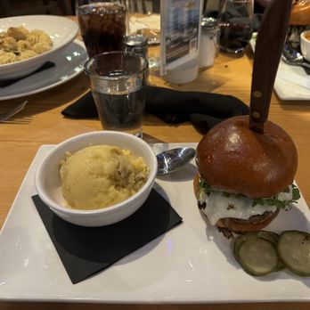 DESCHUTES BREWERY PORTLAND PUBLIC HOUSE - Updated July 2025 - 5349 ...