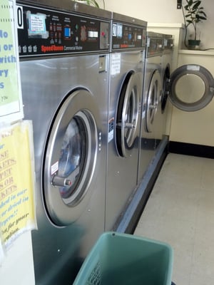ONE STOP LAUNDROMAT AND DRY CLEANERS - Updated January 2026 - 10 Photos ...