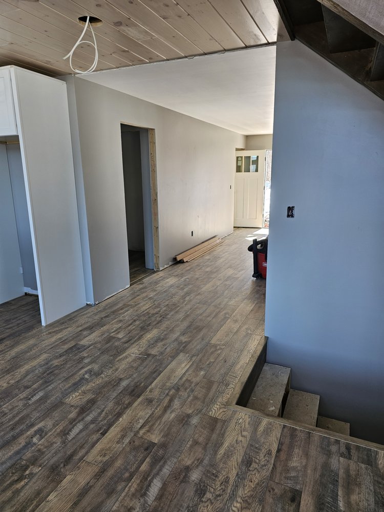 A FLOOR ABLE - Updated October 2025 - 33 Photos - Paris, Maine ...