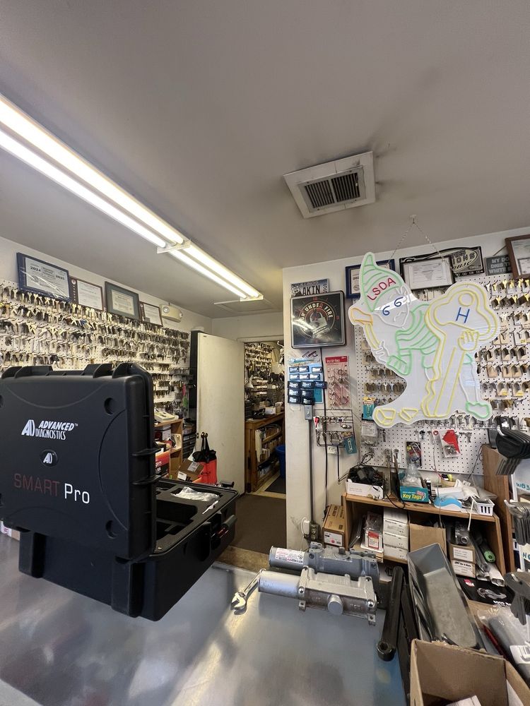 LARRY’S LOCK SERVICE - Updated December 2025 - 12 Photos & 45 Reviews ...