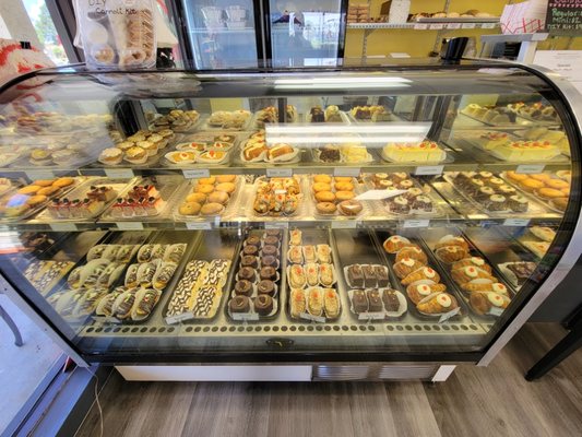 HOLY CANNOLI BAKERY - 10 Photos & 20 Reviews - 937 Barefoot Blvd, Micco ...