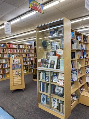 TITLE WAVE BOOKS - Updated October 2025 - 67 Photos & 115 Reviews ...