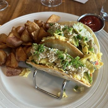 WATER’S TABLE - Updated March 2025 - 1133 Photos & 717 Reviews - 1053 ...