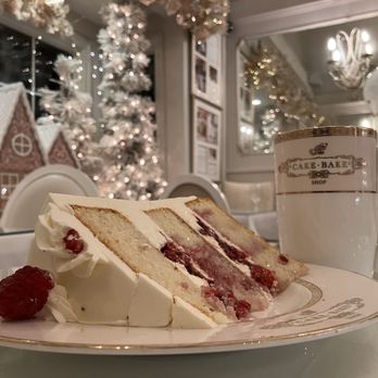 THE CAKE BAKE SHOP BY GWENDOLYN ROGERS-BROAD RIPPLE VILLAGE - Updated ...