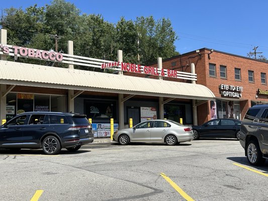 BLINKY’S NOBLE GRILL & BAR - Updated August 2025 - 36 Photos & 47 ...