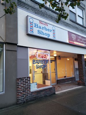 NEAL’S BARBER SHOP - Updated October 2025 - 10 Photos & 41 Reviews ...