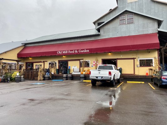 OLD MILL FEED AND GARDEN - Updated October 2025 - 24 Photos & 11 ...