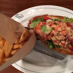 PHILLIPS SEAFOOD - Updated September 2025 - 2607 Photos & 2399 Reviews ...